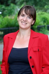 Performing Qualitative Content Analysis of Video Data in Social ...