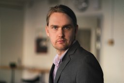 Introducing the inverted Icarus paradox in business history – Evidence ...