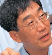 Insights into excitons manipulation in metal chalcogenides based Nano ...