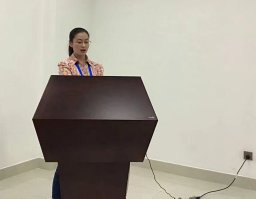 On the grain size dependence of competing deformation mechanisms in a ...