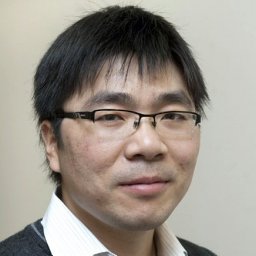 Unveiling the temperature-dependent deformation mechanisms of single ...