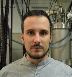 Real- and reciprocal space characterization of the three-dimensional ...