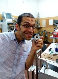 Slow electron-phonon relaxation controls the dynamics of the ...