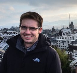 Development of a photoelectrochemically self-improving Si/GaN ...