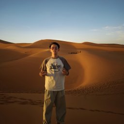 BloomScene: Lightweight Structured 3D Gaussian Splatting for Crossmodal ...