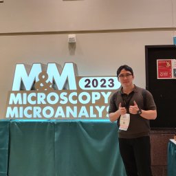 In situ tensile and fracture behavior of monolithic ultra-thin ...