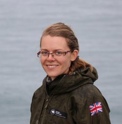 Drivers of Interspecific Spatial Segregation in Two Closely‐Related ...