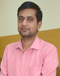 Solvothermal synthesis and luminescent properties of hierarchical ...